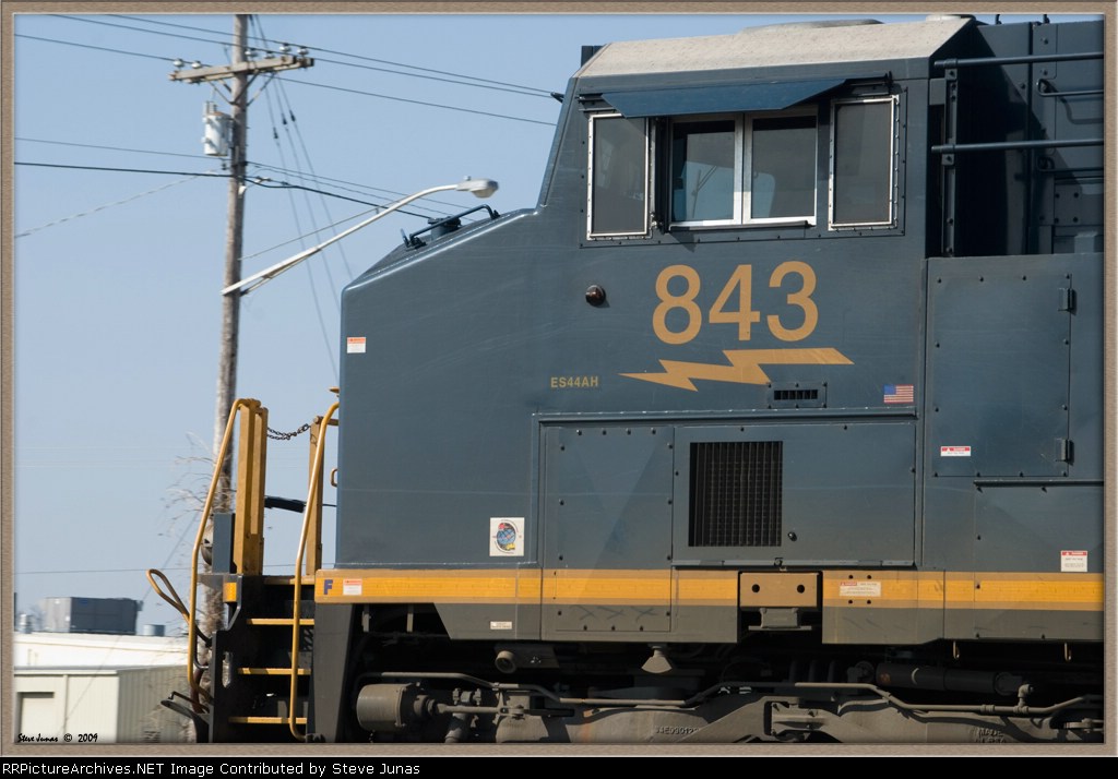 CSX 843 ES44AH of Q275. Picture says it all